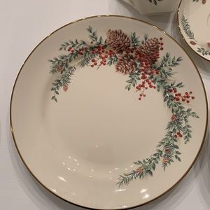 Lenox | Dining | 5 Piece Lenox Williamsburg Boxwood And Pine China ...